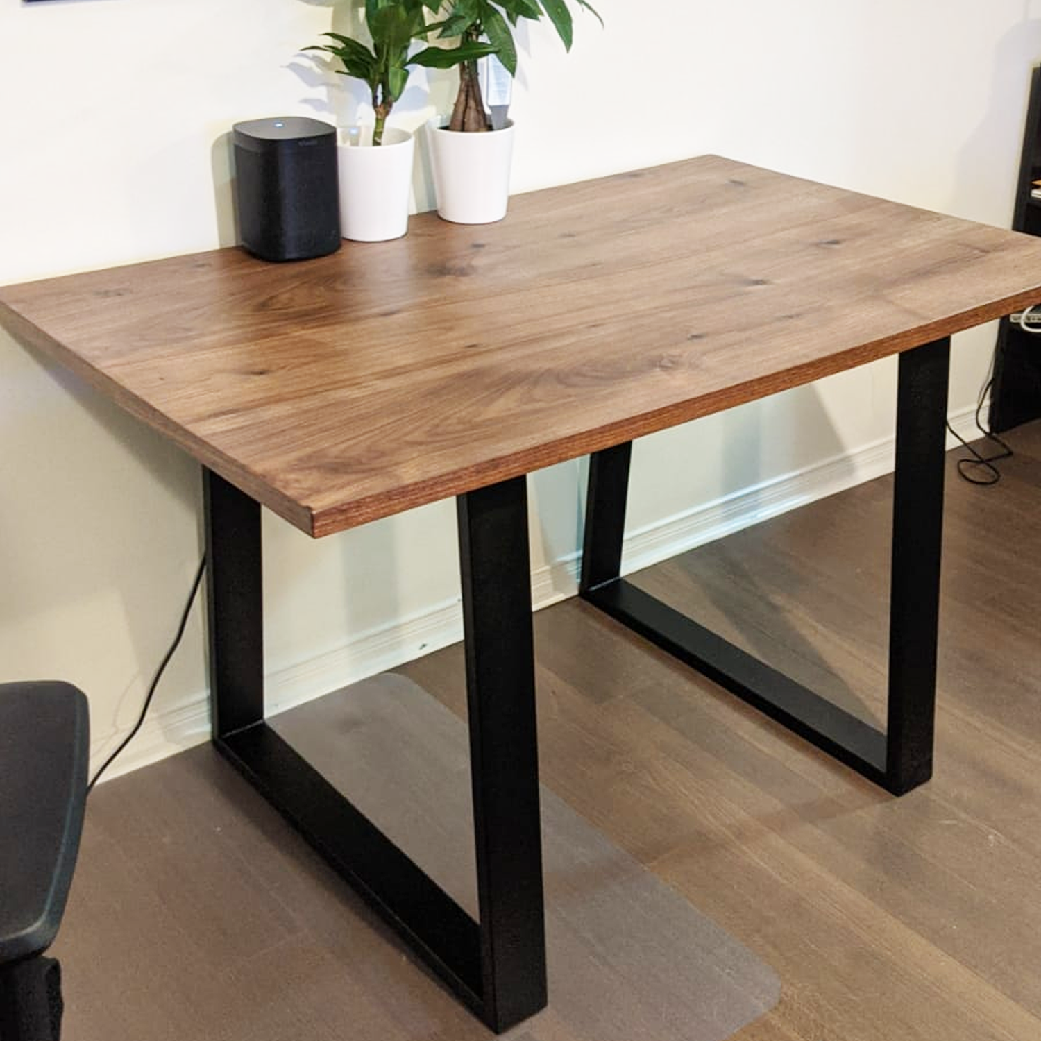 Walnut Veneer Table – The Canadian Table Company